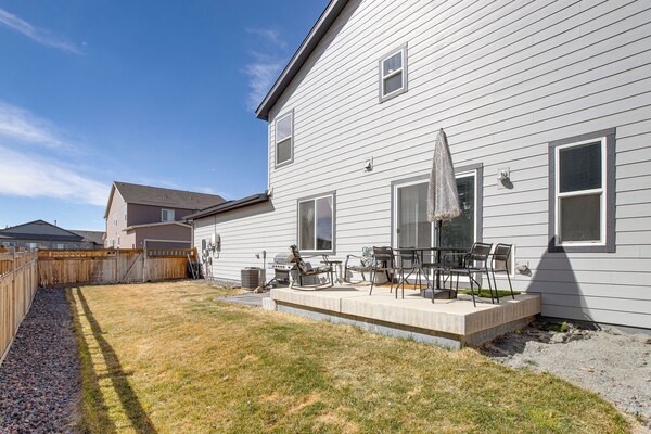 Beautiful Home W/ Bonus Room & Prime Location! - Brighton, CO