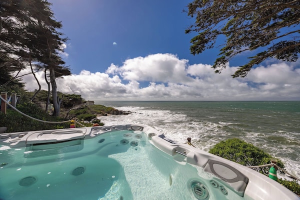 Spectacular Oceanfront Seaside Haven - Pacifica, CA