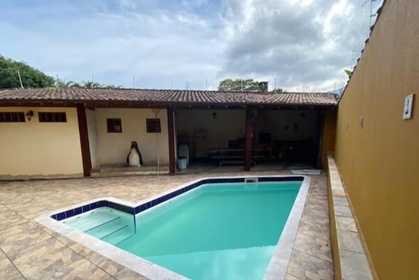 Bruno's Yellow Mansion - Ilhabela