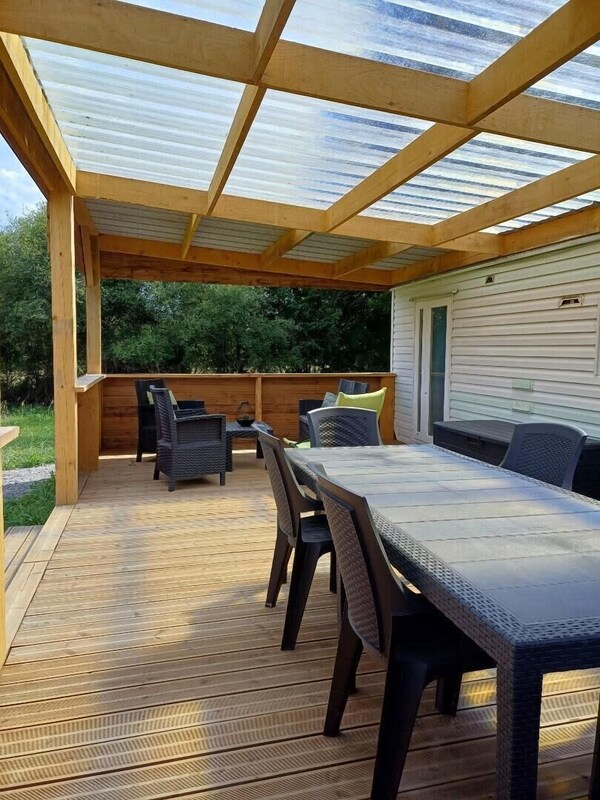 La Source - Bungalow Avec Terrasse à Eguzon - Indre