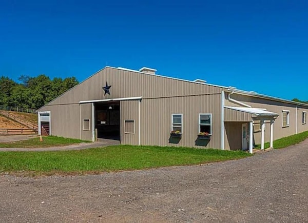Welcome To Our Serene Horse Farm, A Getaway To Nature Outside Of Washington, Dc. - Maryland
