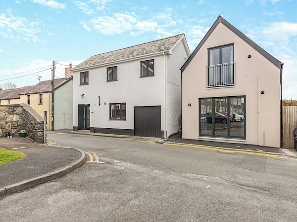 2 Bedroom Accommodation In Narbeth - Narberth
