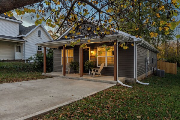The Luxe/hot Tub/playground/12 Min To Horse Park - Kentucky
