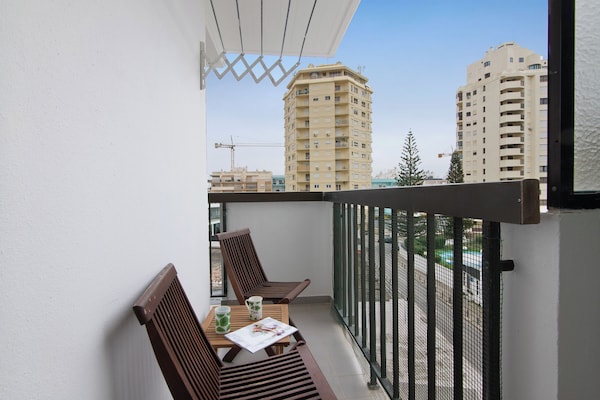 Appartement 'Cozy Beach' Met Uitzicht Op Zee, Balkon En Wifi - Armação de Pêra