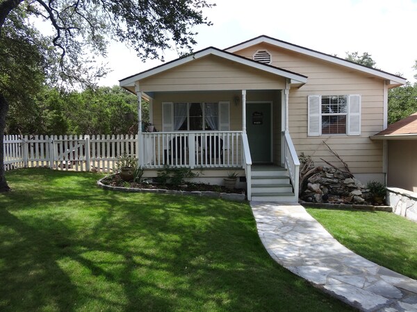 The Lazy Lakehouse - All Lvpoa Amenities Available - Pool/fitness/lake Access - Leander, TX