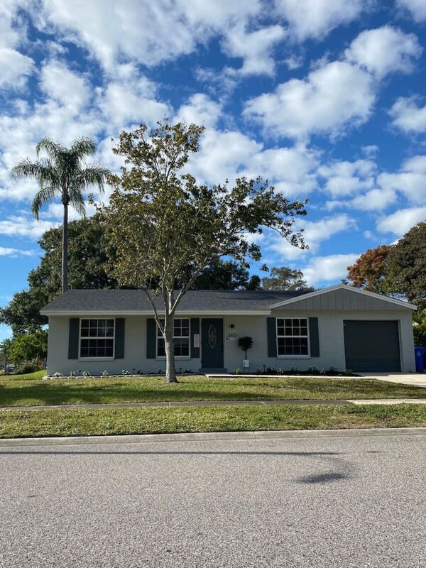 Endless Outdoor Fun-86°pool-game Room-dog Friendly - Bradenton, FL
