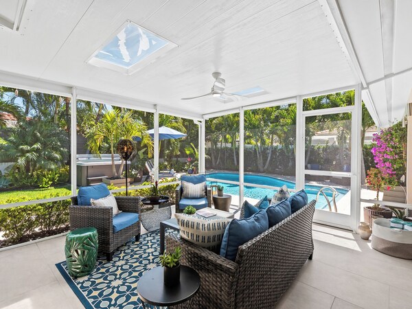 Experience Southern Comfort In This Spacious Just Minutes From The Beach, Newly Listed!! - Wilton Manors, FL
