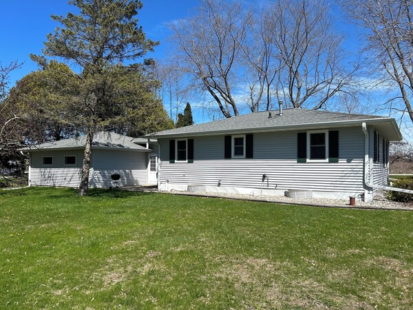 Charming House In Little Sturgeon- Room To Park Boat! - Door County, WI