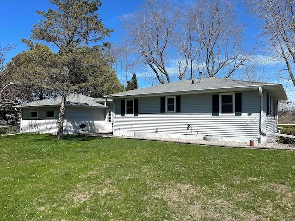 Charming House In Little Sturgeon- Room To Park Boat! - Door County, WI