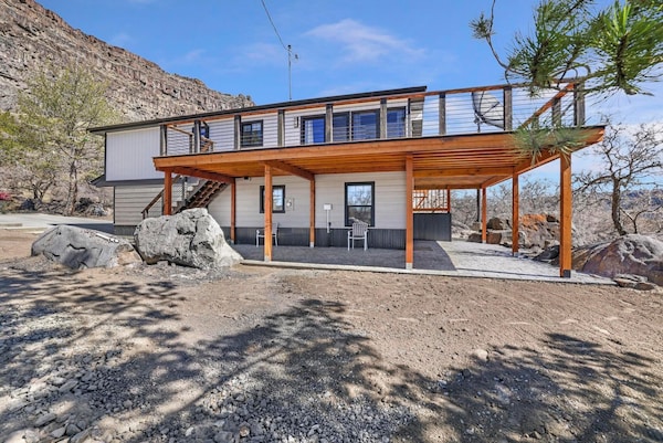 Warm Creek Bungalow, River Views - Twin Falls, ID