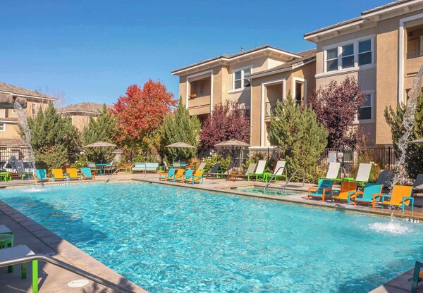 New Cozy & Stylish 1br With Heated Pool, Relaxing Spa & Sauna - Reno