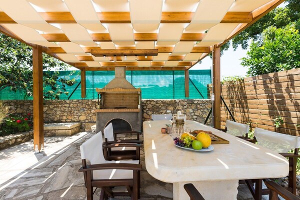 Villa In Prines With Private Pool & Bbq - Ретимно