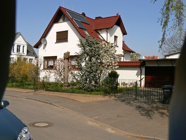 Ferienwohnung 'Jess Rostock' Mit Gemeinschaftsterrasse, Gemeinschaftsgarten Und Wi-fi - Rostock
