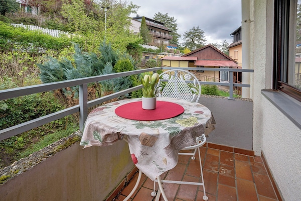 Appartement 'Talblick Mit Schwimmbad' Avec Vue Sur Les Montagnes, Balcon Et Wi-fi - Bad Wildbad