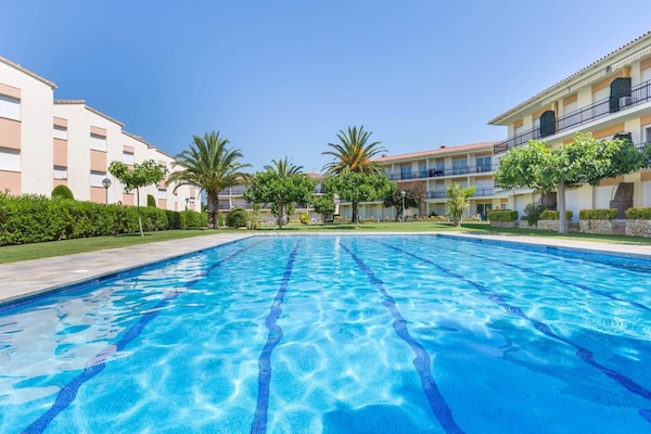 Apartment For 5 People In Spain - Costa Brava