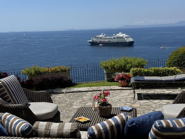 Villa Saran, Amazing Seafront In Sorrento Center - Sorrente