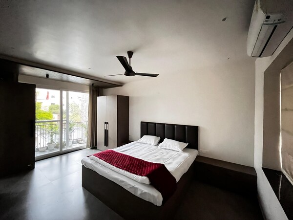 Luxury 2bhk Villa With Private Pool And Garden - Varanasi