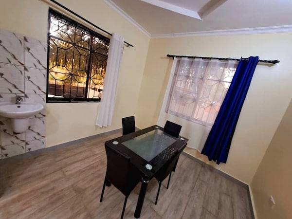 Stay With Us In Beautifully House Few Minutes From Julius Nyerere Airport - Dar es Salaam