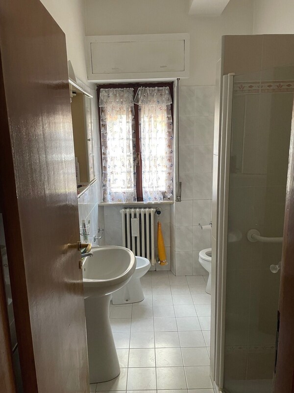 Spacious And Bright Apartment A Stone's Throw From The Old Town And The Beach - San Benedetto del Tronto