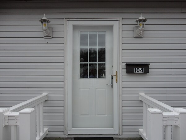 One Bedroom Marina View Condo - Kentucky Dam Lake, Gilbertsville