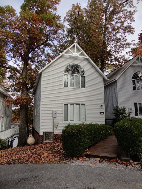Two-bedroom Bayside Condo - Kentucky