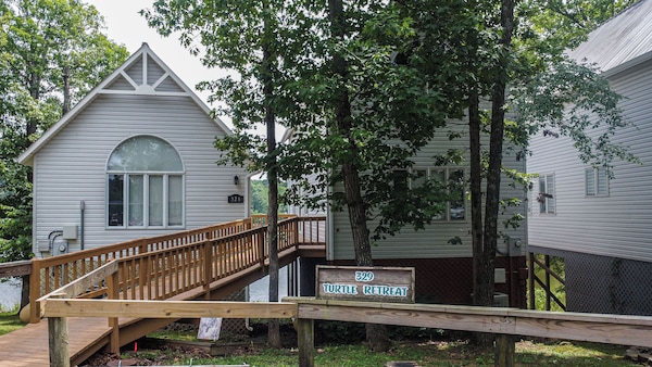 Two-bedroom Bayside Condo - Kentucky Dam Village, Gilbertsville
