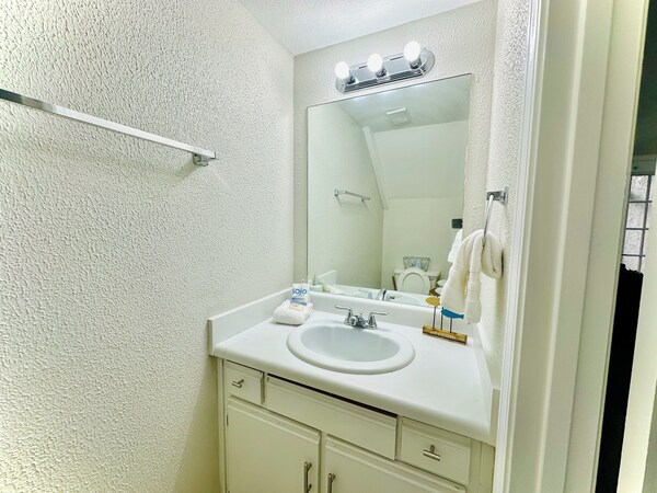 2 Minute Walk Beach Resort - Panama City Beach, FL