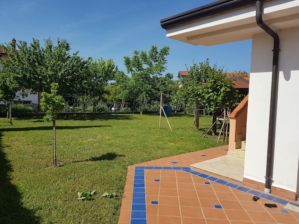 Delightful Cottage With Garden - Ascea