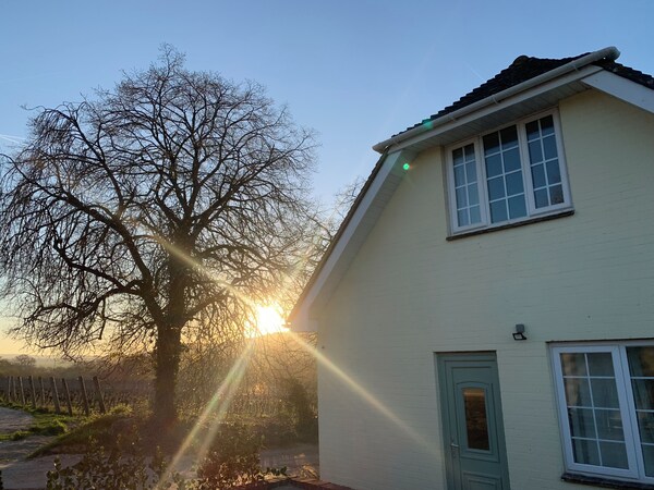 Mill Down Cottage -Hambledon Vineyard Estate - Fareham