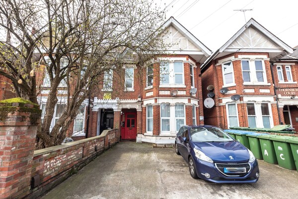 10 Minutes To The Mayflower Theatre! Cozy 1-bedroom Soton Apartment - Aéroport de Southampton (SOU)