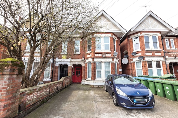10 Minutes To The Mayflower Theatre! Cozy 1-bedroom Soton Apartment - Aéroport de Southampton (SOU)