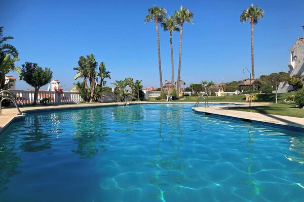 128 - Beautiful Townhouse With Pool And Views, Benalmádena - Benalmádena