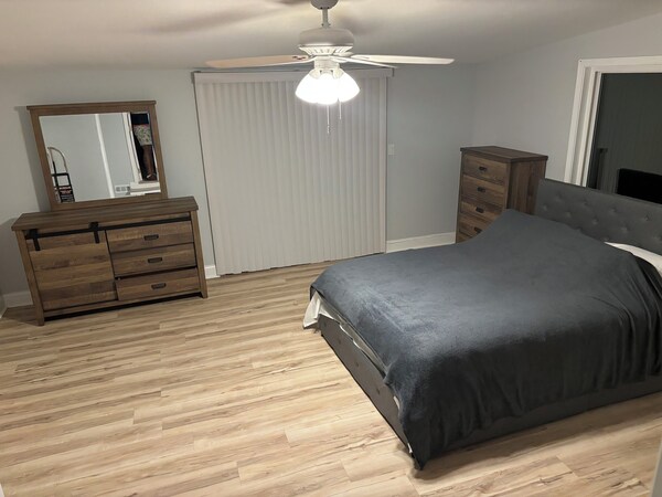Charming 4-bedroom House With Ac And Wifi In Wonderful Winston-salem - Winston-Salem, NC