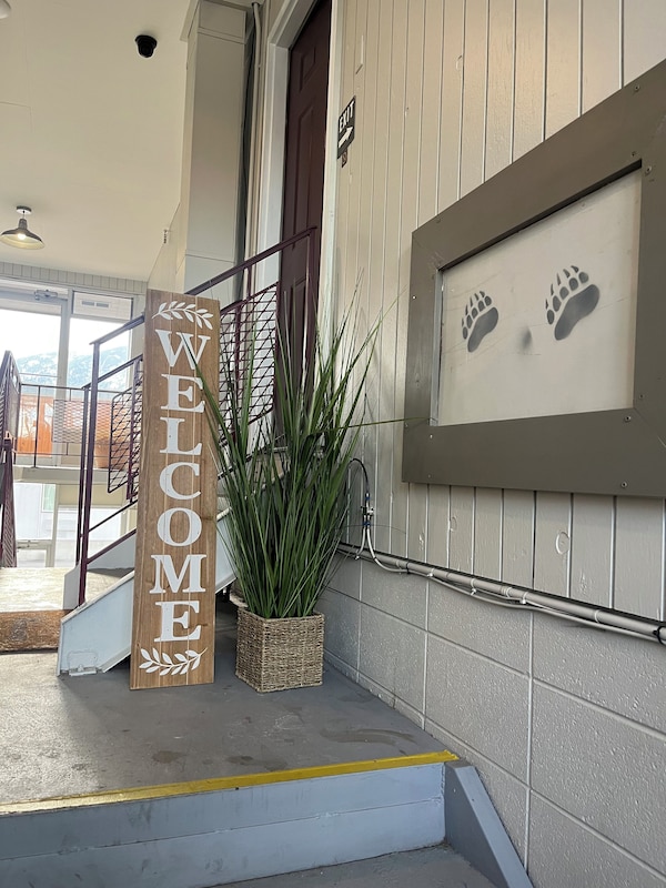 Downtown Cozy 4-bedroom Condo With Ac, Wifi In Lovely Missoula - Missoula, MT