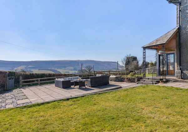 Llansantffraed House - Llandrindod Wells