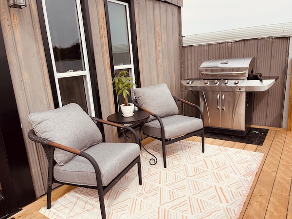Luxury Hayloft Retreat Close To Turkey Point And Port Dover - Delhi, ON, Canada