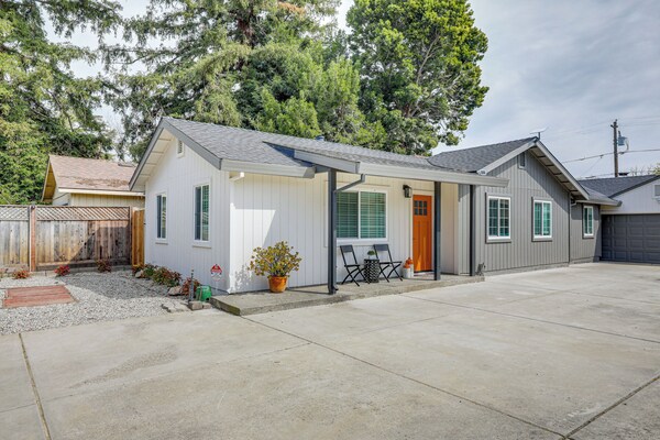Fire Pit & Yard Games: Inviting Clarksburg Cottage - Elk Grove, CA