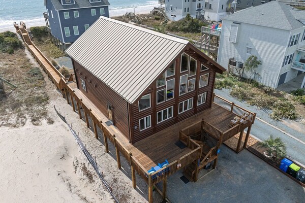 Boomerang: Oceanfront Log Cabin In N. Topsail - North Topsail Beach, NC