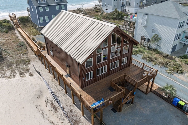 Boomerang: Oceanfront Log Cabin In N. Topsail - North Topsail Beach, NC