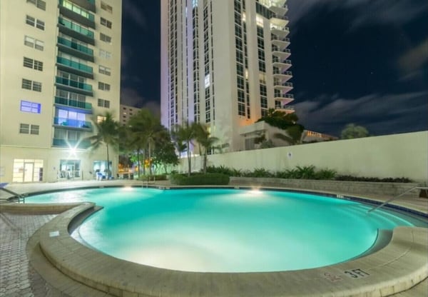 Ocean Front 2beds/2baths With Private Beach Access - Hollywood, FL