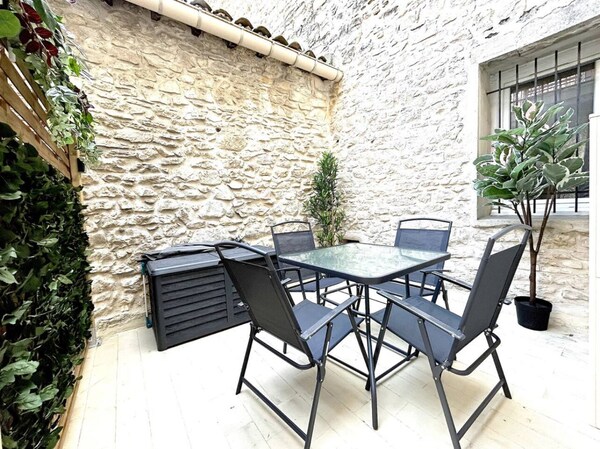 Le Cosy Nîmois, Charm & Terrace In The Heart Of Nîmes, 4 Minutes From The Arena - Nîmes