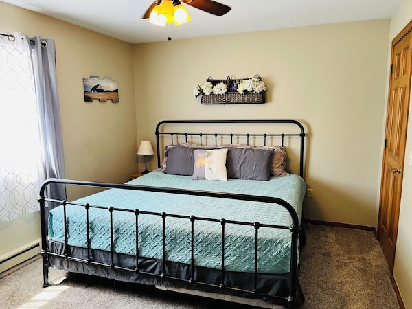Great Location 2-bedroom Apartment In Cooperstown With Ac, Pool - Cooperstown, NY