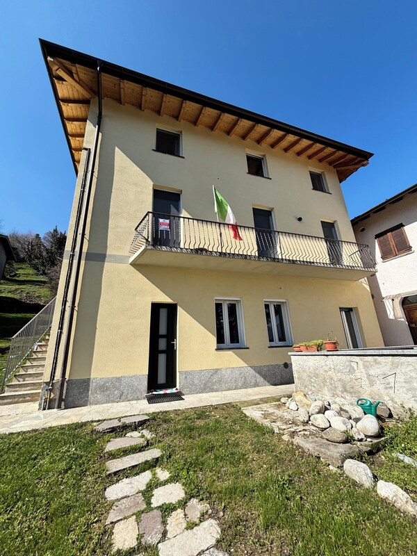 San Martino Lake Como Holiday House - Breathtaking Lake View - San Siro