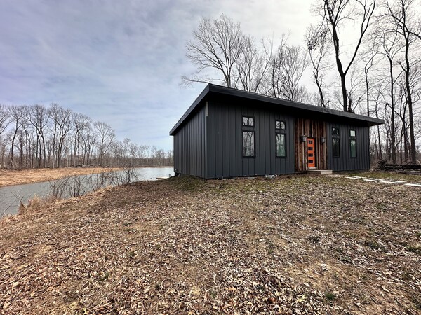 Hunter's Heaven Overlooking Private Lake On 70 Acres. - Illinois