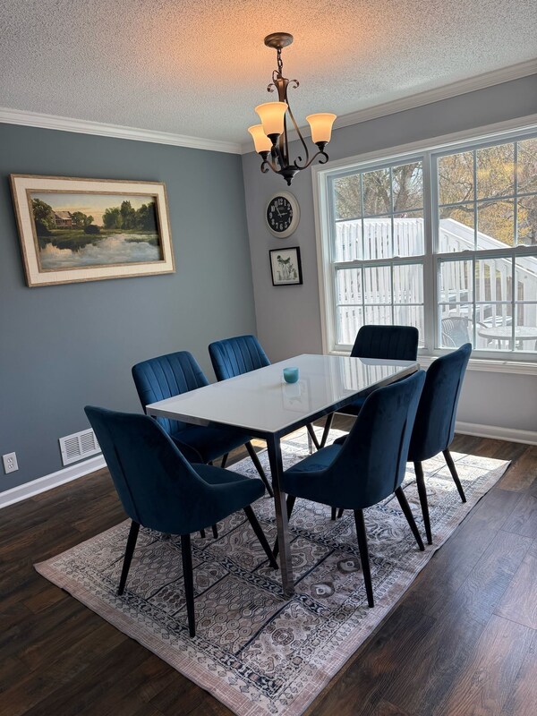 3-bedroom  Charming House In Fabulous Marietta Great Backyard, Quiet And Relax!! - Marietta, GA