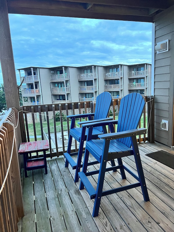 Duck, Nc - Oceanfront And Unlimited Sunrises!  Welcome To Sandy Quacks! - Duck, NC