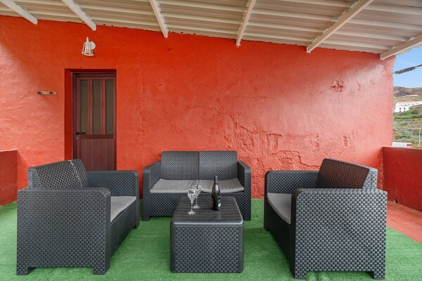 Casa De Vacaciones 'Montaña De Aguarijo' Con Vistas A La Montaña, Terraza Privada Y Wi-fi - El Hierro