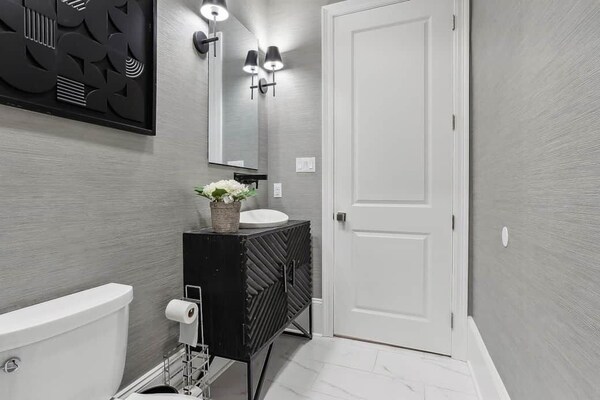 A Luxurious Bed And Breakfast In The Heart Of Algiers Point. - New Orleans, LA
