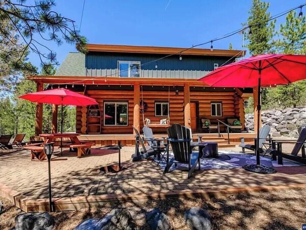 Gorgeous Log Cabin With Hot Tub & Theater Near Snowmobile & Sxs Trails & Lakes! - Odell Lake, OR