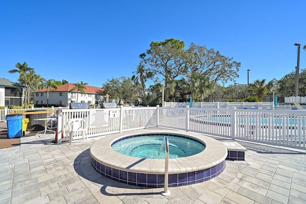 New To Market-community Pool, Near Beaches, Dining, Shopping, Hot Tub, Luxury Amenities - Bradenton, FL